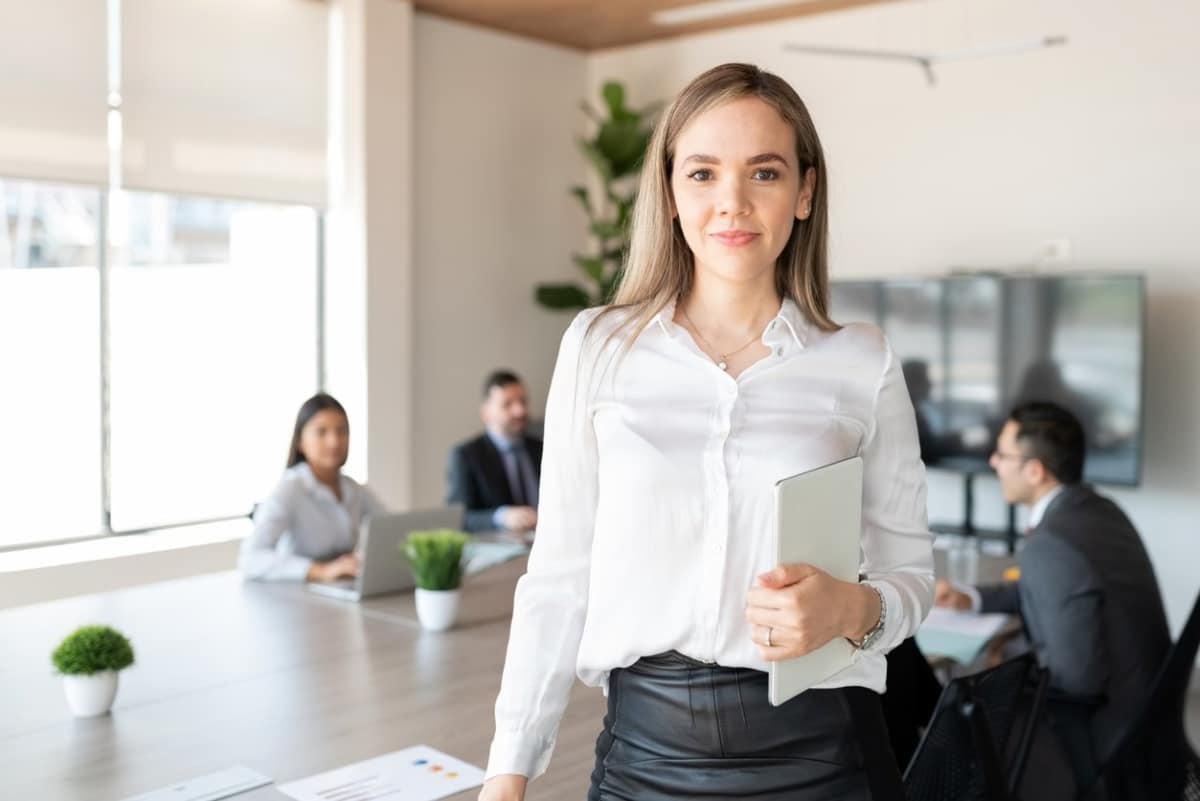 Why Is Professionalism Important in Customer Service? | ROI Solutions