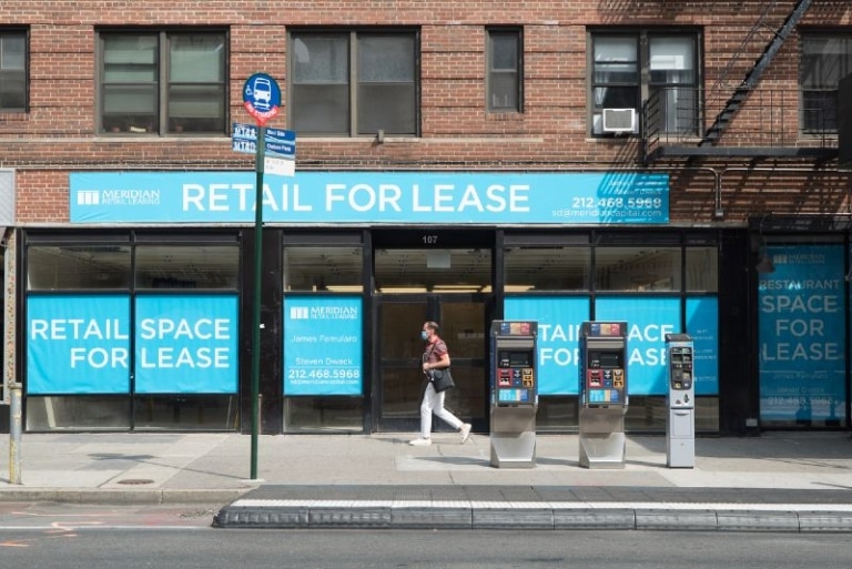 how-to-reduce-operating-expenses-in-retail-businesses-roi-solutions